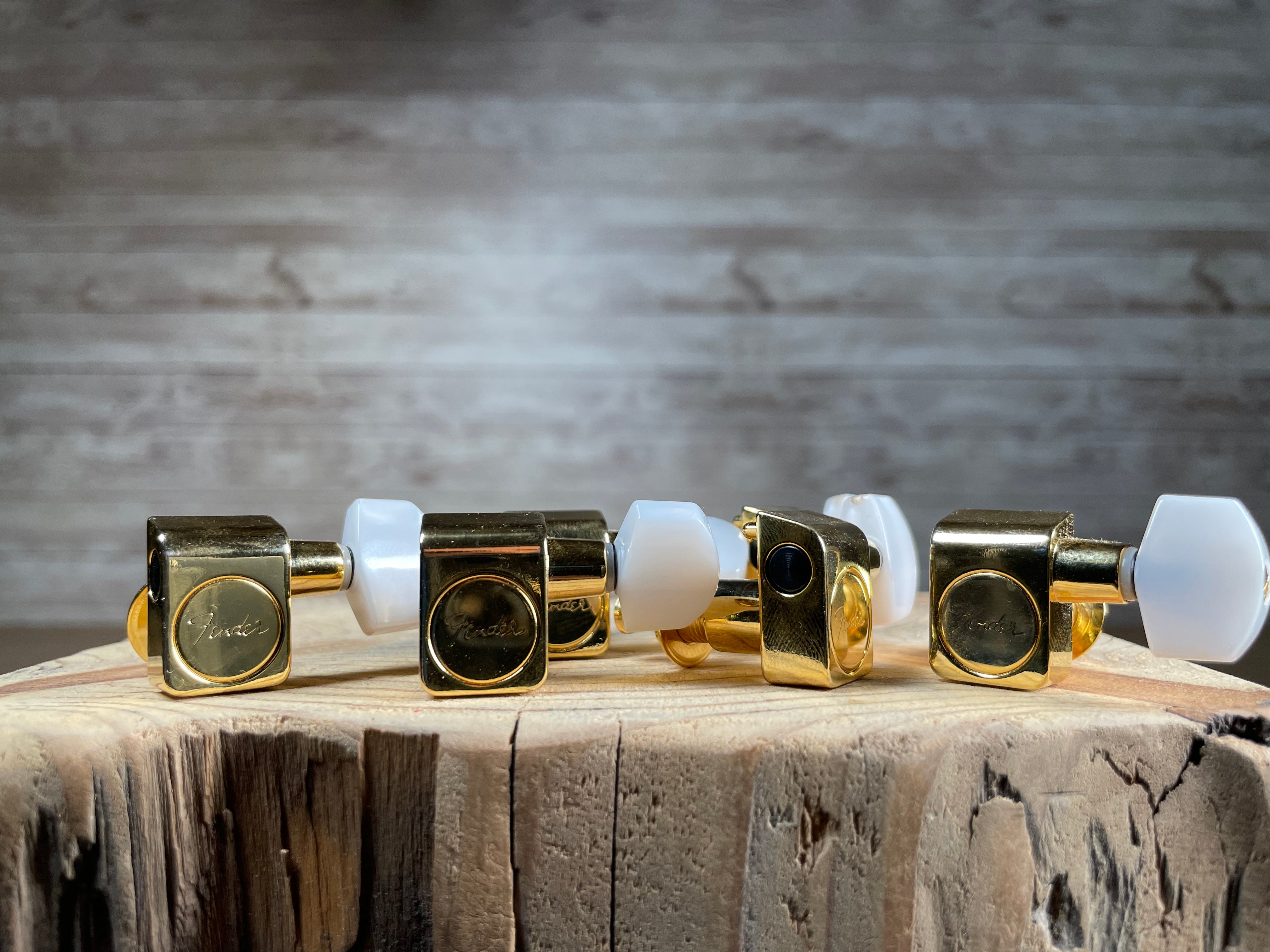 Fender 6-in-line Deluxe Tuning Machines Gold/White Used Toronto, ON ...