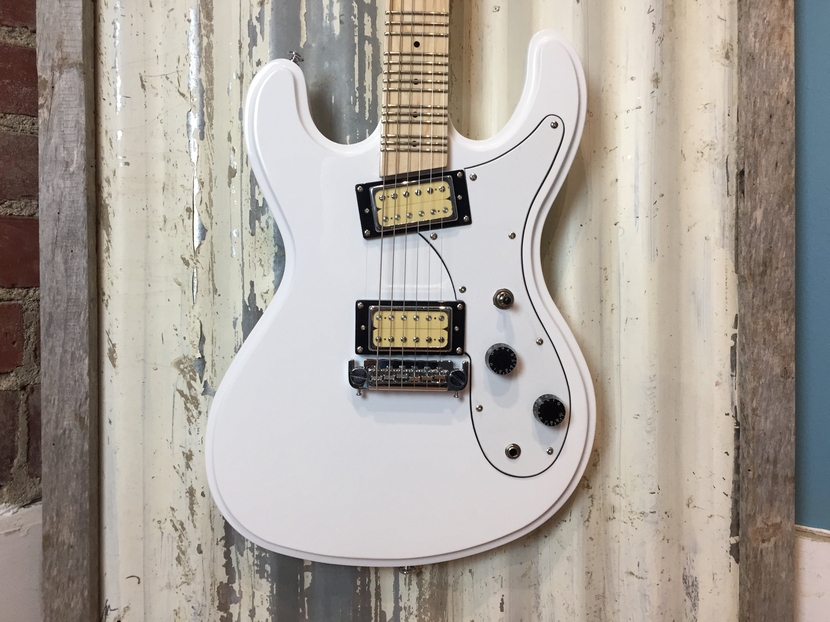 Eastwood Hi-Flyer Phase 4 MT Toronto, ON | Cask Music